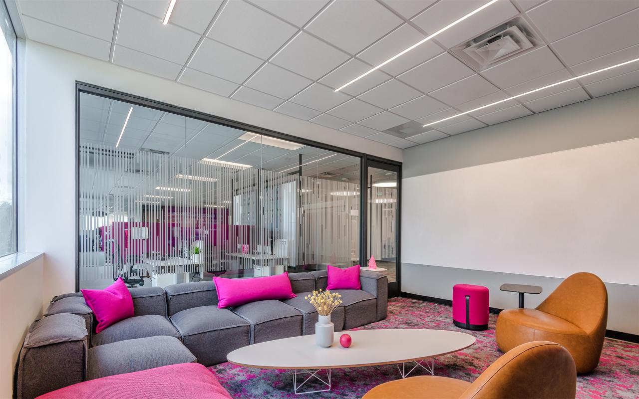 T-Mobile Heritage - Projects - Vode Lighting - Adaptive Architectural ...